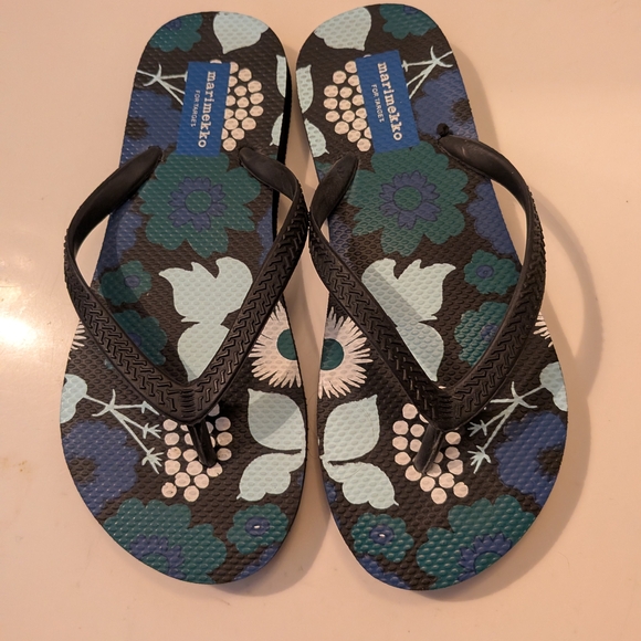 Marimekko | Shoes | Rare Marimekko For Target Floral Flip Flops Womens ...